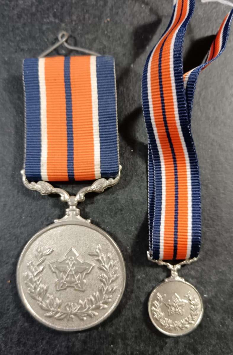 SADF & SANDF - SADF - Full Size General Service Medal with Miniature ...