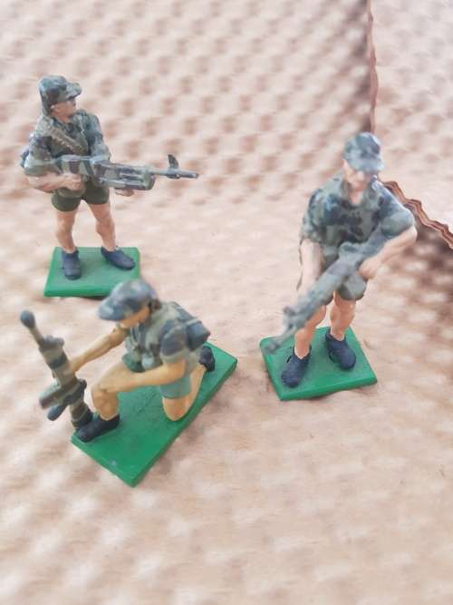 Other Militaria - RHODESIA, BSAP PATU/ RLI/ARMY MEN (THREE) LEAD ...
