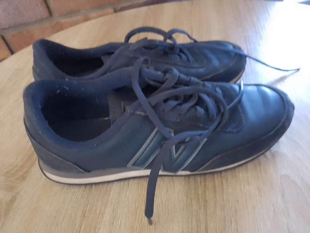 Sneakers - New balance size 7 tekkies for sale in Kuruman (ID:618120260)