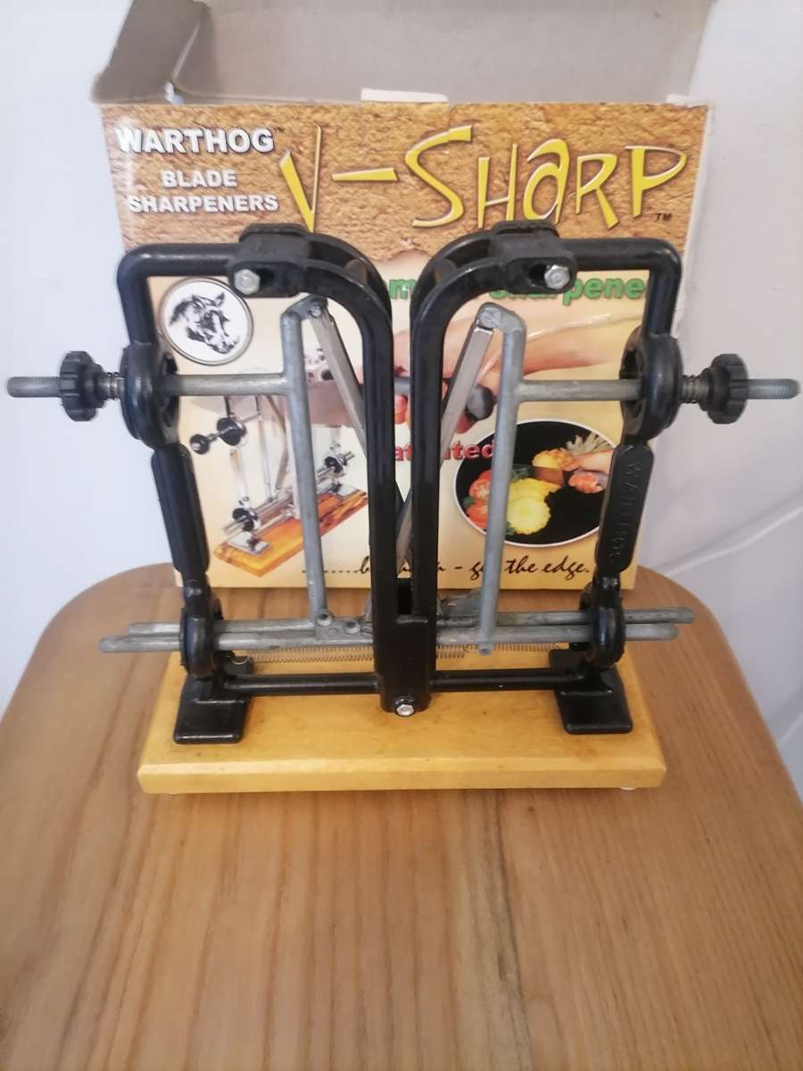 Knives - Warthog V-SHARP BLADE Sharpeners - Comes with Original Box was ...