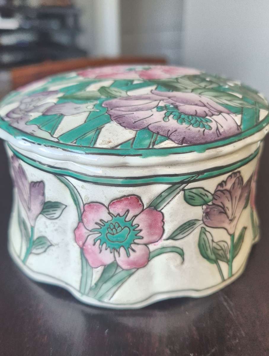 Oriental - Large Vintage Asian Powder box /Jewelry Box was sold for R1 ...