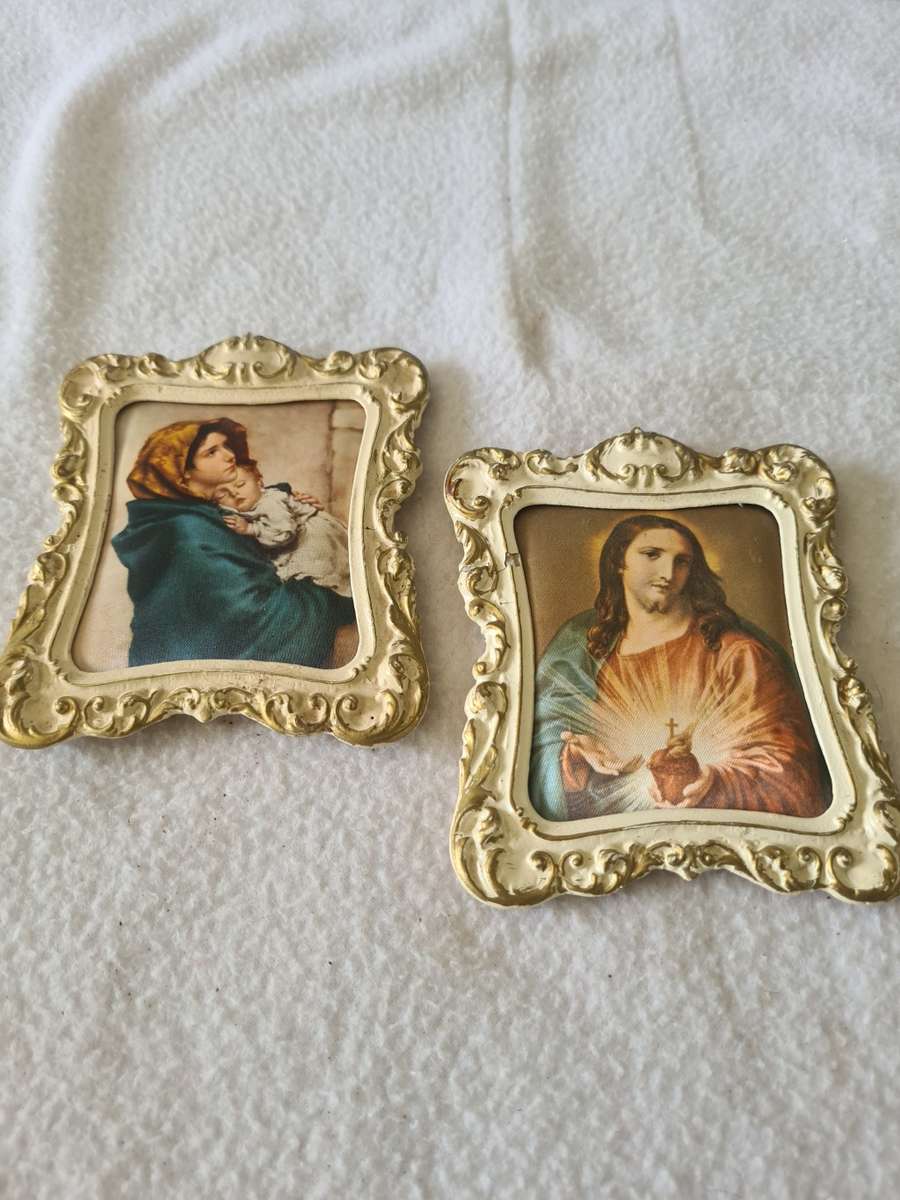 Frames - SET IF TWO RELIGIOUS FRAMES was sold for R1.00 on 8 Dec at 14: ...