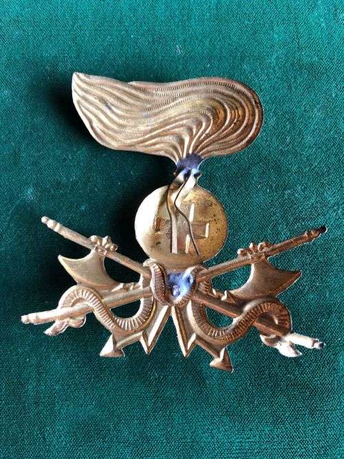 International Badges & Insignia - ITALIAN WW2 ARMY ENGINEERS PITH ...