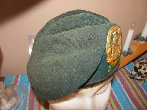 Headgear - SADF - Commando "Skietpiet" beret complete with large brass ...