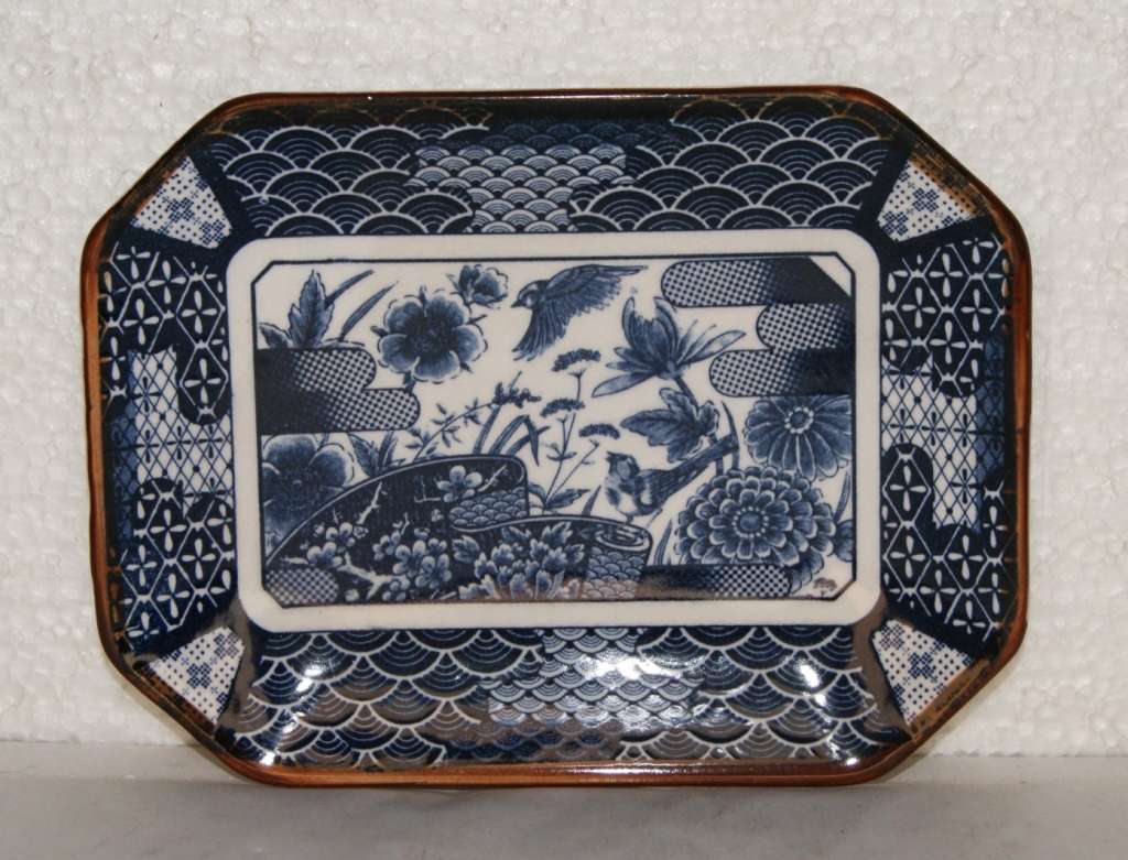 Oriental Porcelain - Vintage Octagonal Japanese Blue and White Export ...