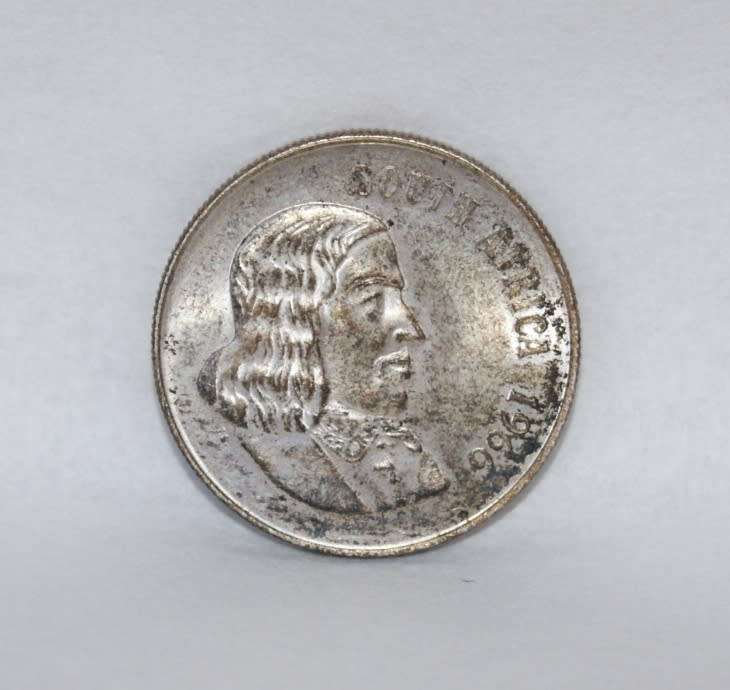One Rand - 1966 Silver R1 Coin (UNC) 14.9g @@@ CCCRRRAAAZZZYYY R1 START ...