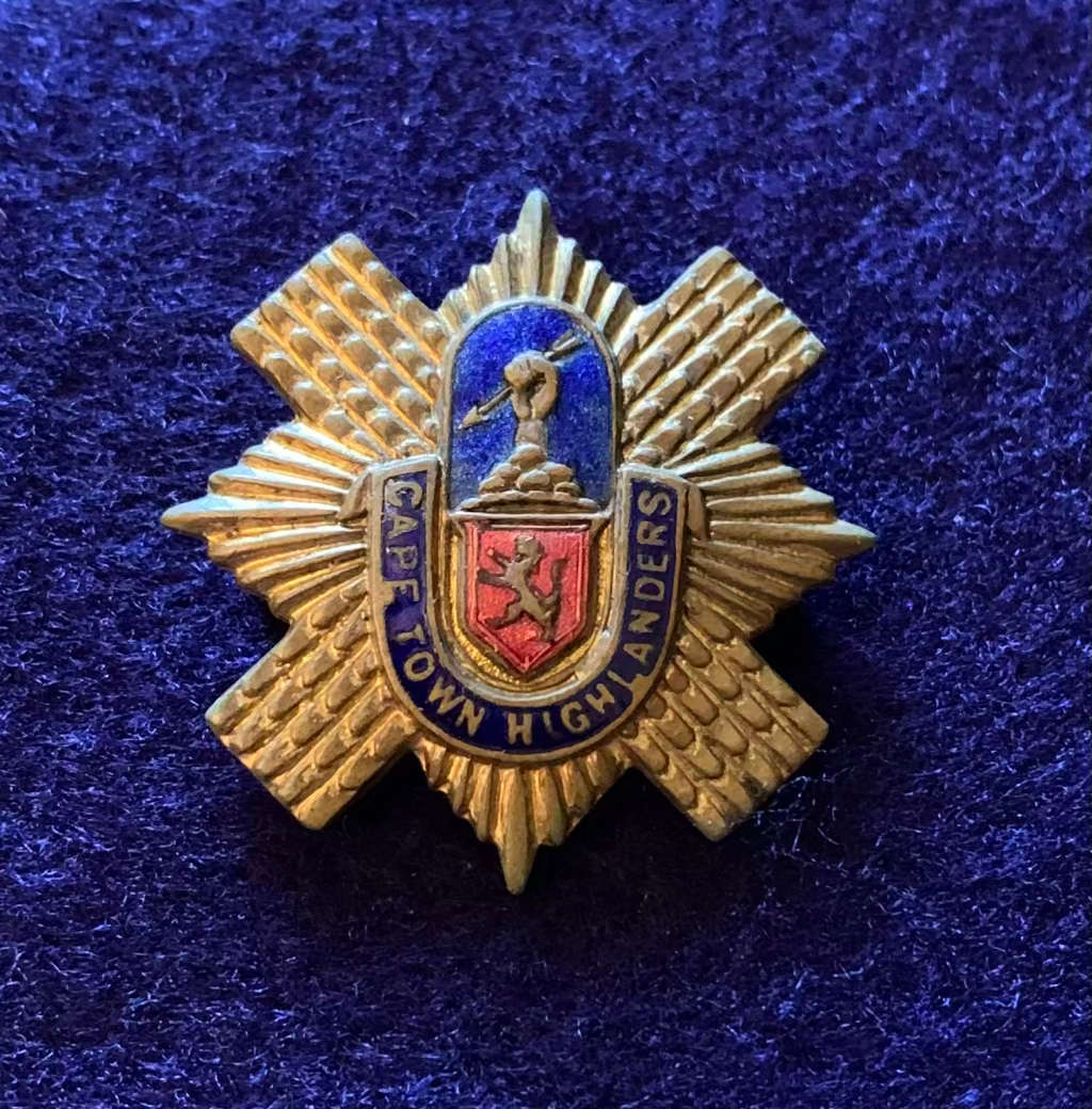 South African Army - Cape Town Highlanders Brooch Pin - Original was sold for R250.00 on 14 Jan ...
