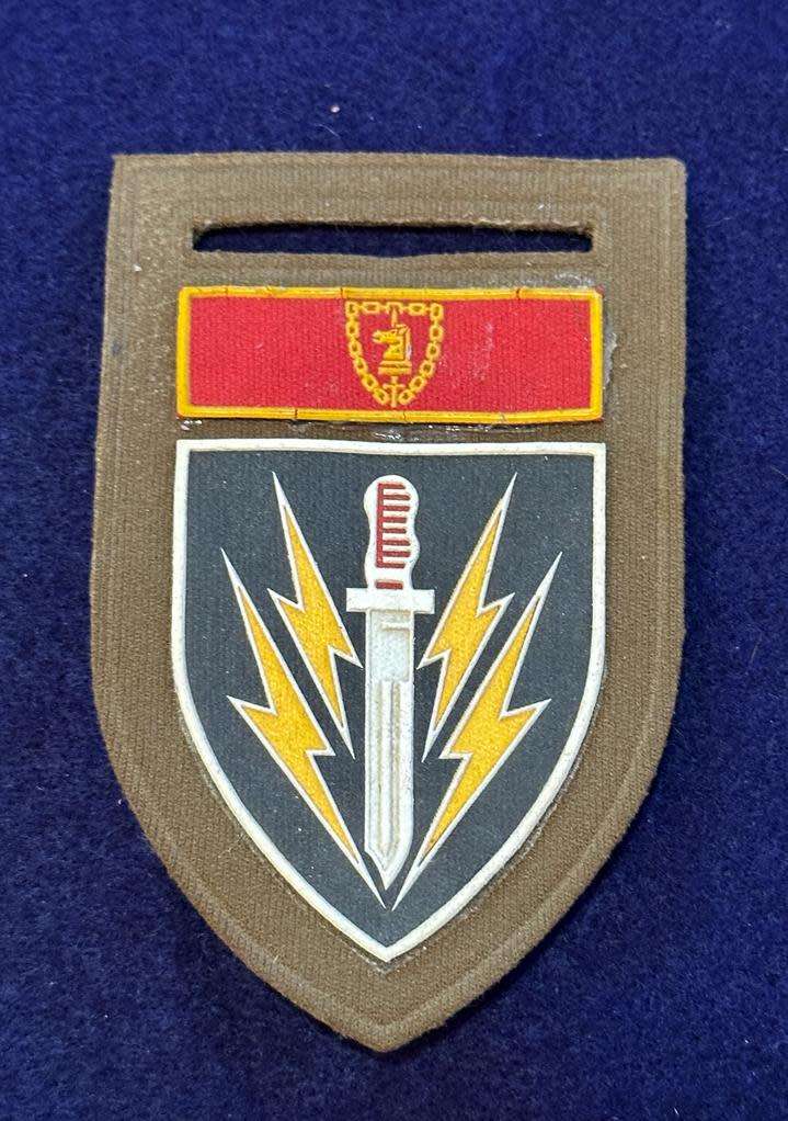 South African Army - 61 Mech Tupper Flash with Battle School Higher ...