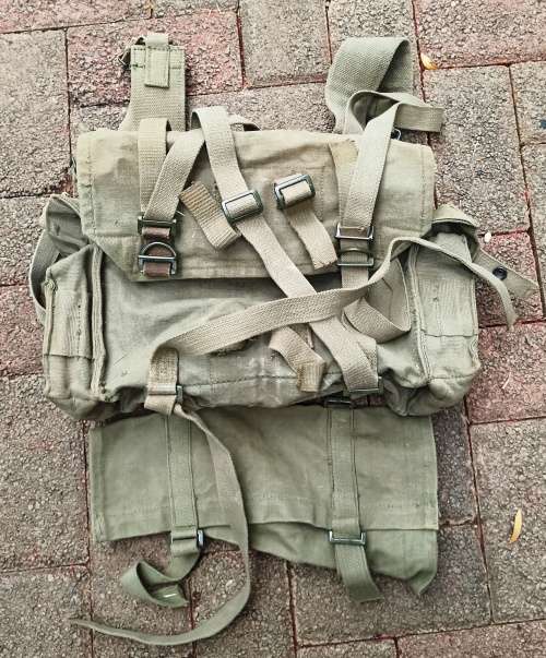 Kit - SADF Border War 1960`s canvas bag with all attachments in good ...
