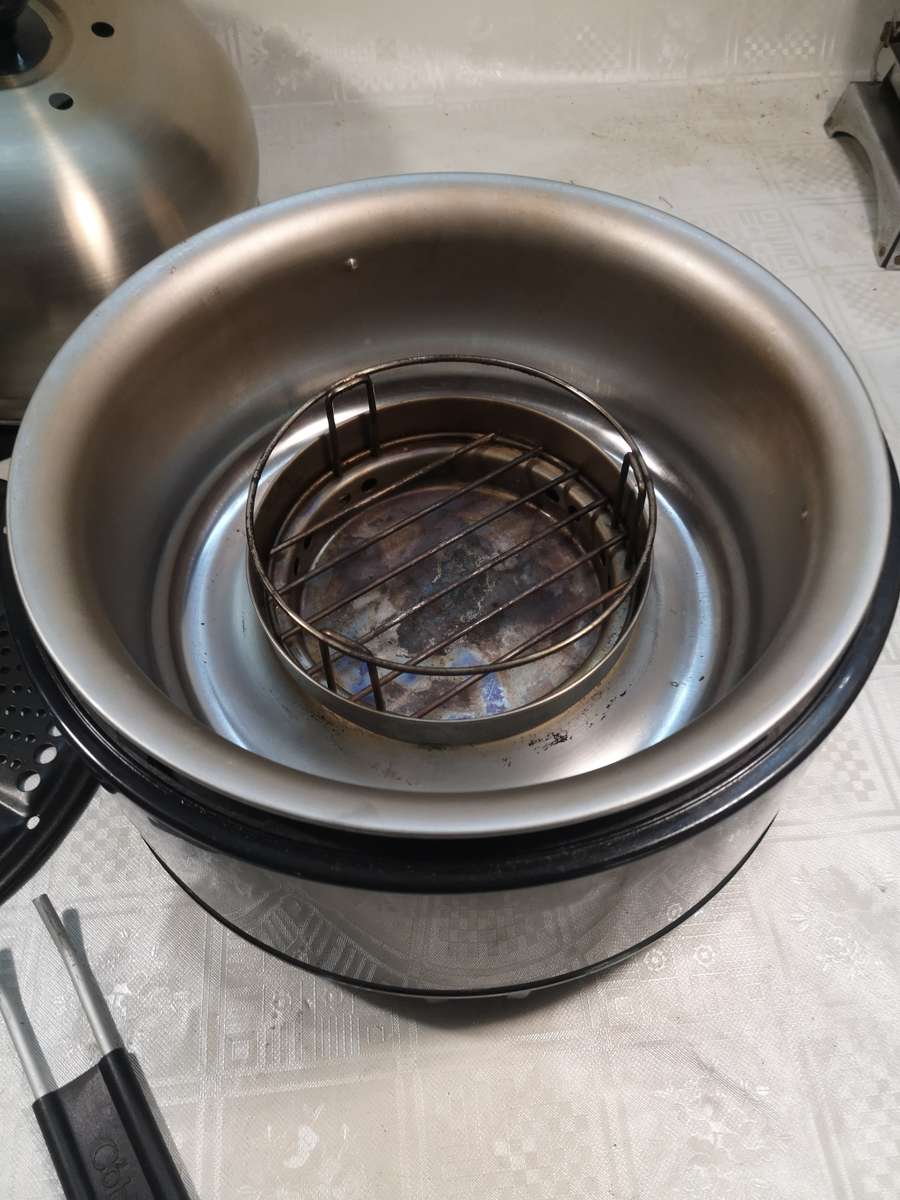 Braais - COMPLETE COBB PORTABLE CHARCOAL GRILL 300MM - VERY GOOD ...