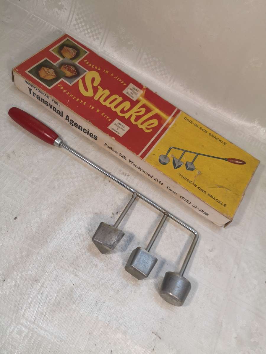 Utensils - VINTAGE DOUGH SNACKLE IRON - TRANSVAAL AGENCIES - IN ...