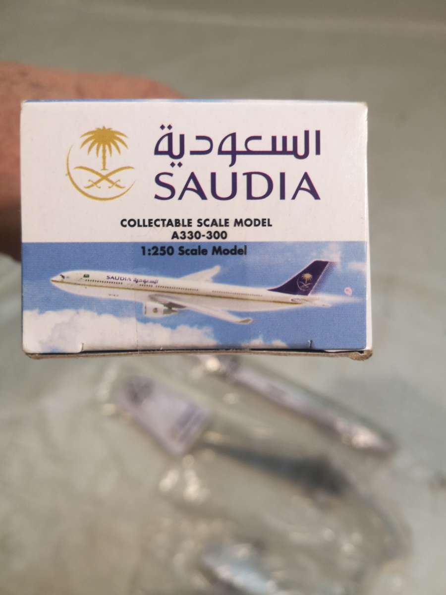Flight - LARGE SAUDIA ARABIAN AIRBUS A330-300 DIECAST MODEL 1/250 WITH ...
