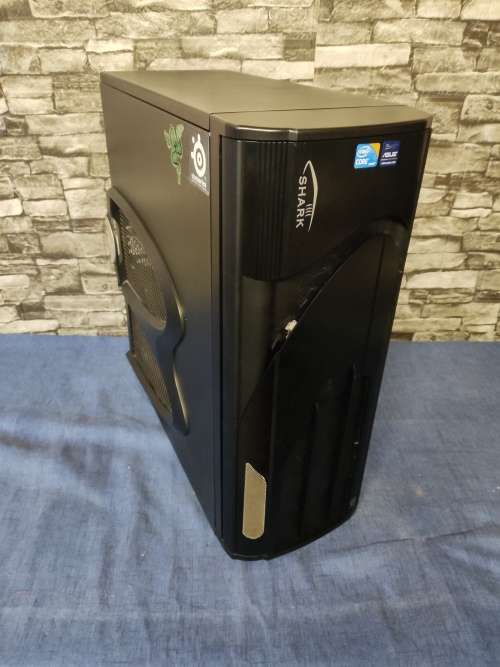 Cases & Towers - Thermaltake Shark VA7000BWA ATX/MicroATX Full Tower ...