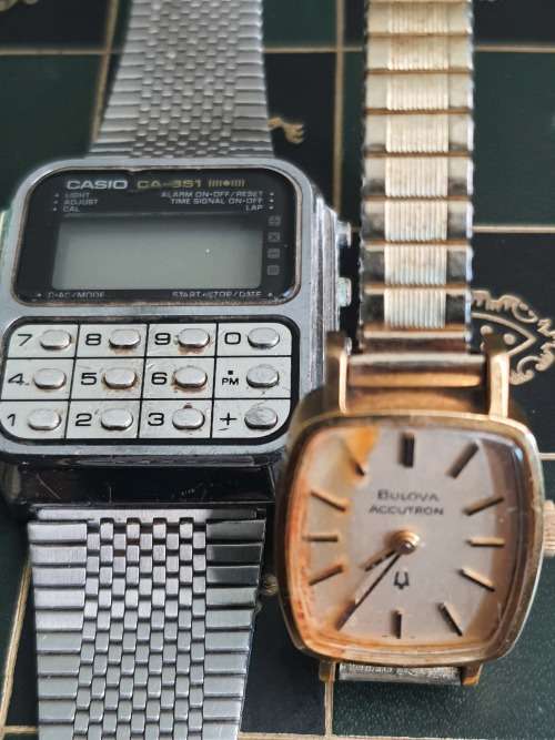 Other Watches - 2 Vintage watches not working needs to be repaired or ...