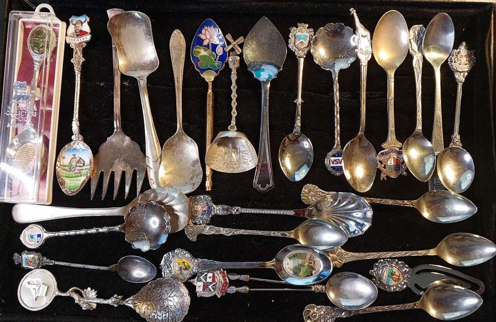 Spoons - A COLLECTION OF 28 MEMORABILIA SPOONS for sale in Johannesburg ...