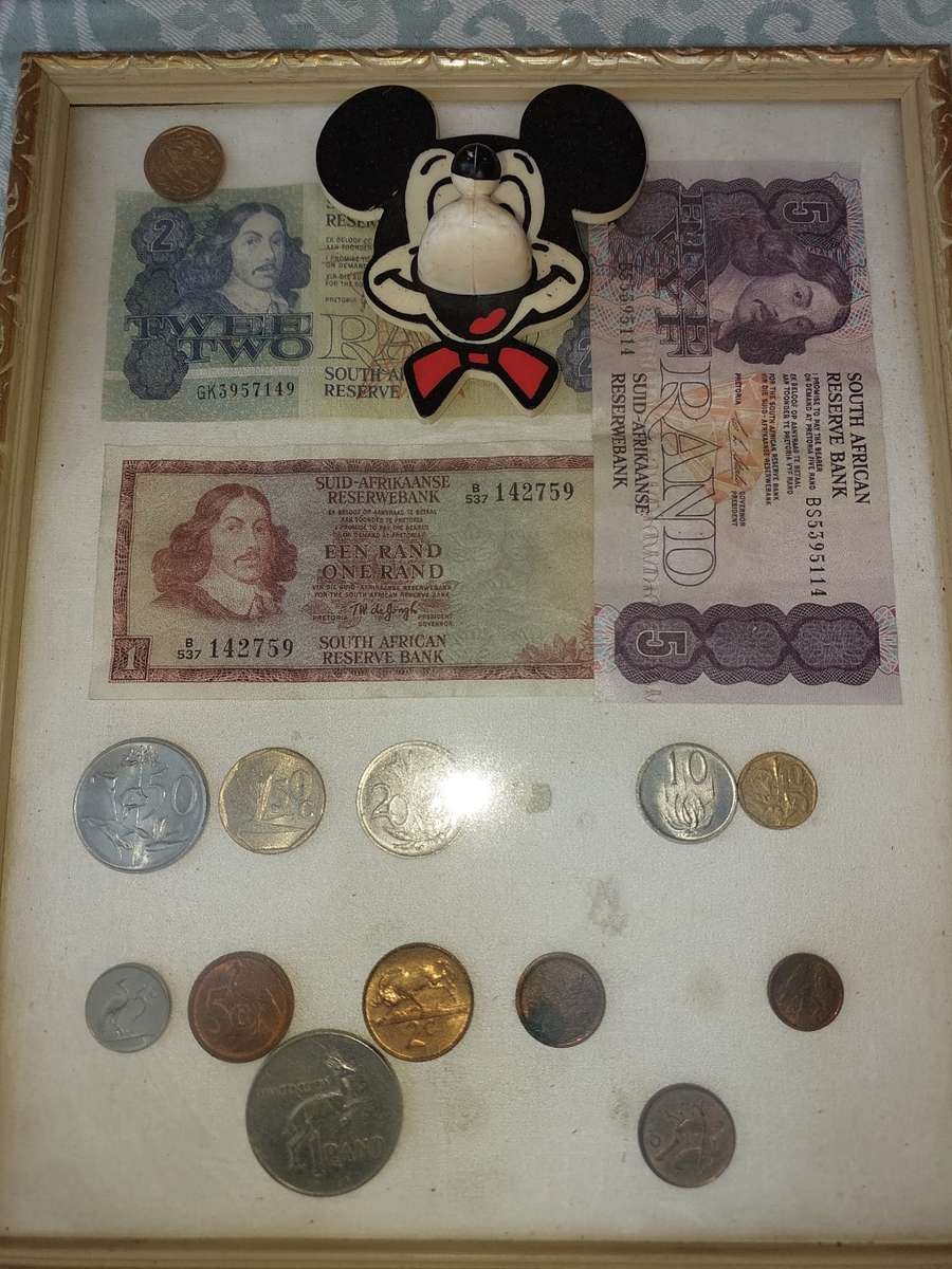 Collections & Lots - A FRAMED VINTAGE COLLECTION SOUTH AFRICAN NOTES ...