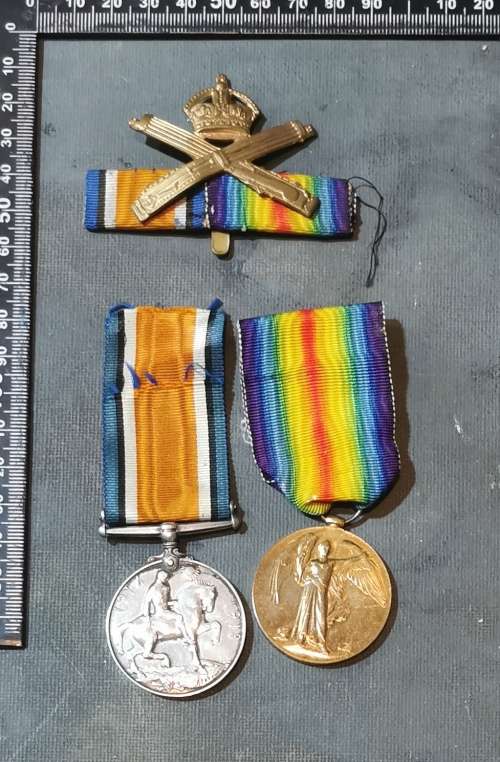 World War 1 - WW1 BRITISH MACHINE GUN CORPS MEDAL SET WITH BADGE was ...