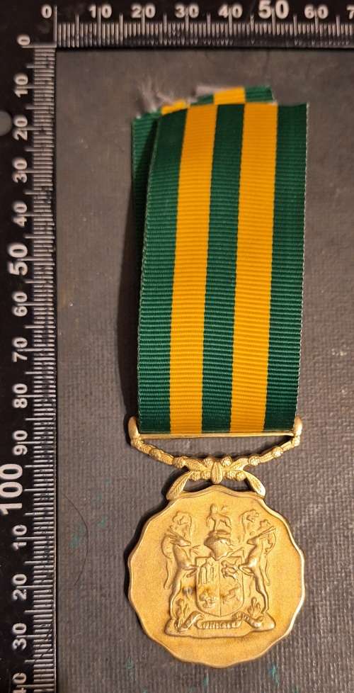 SADF & SANDF - SADF 30 YEAR LONG SERVICE MEDAL was sold for R1,600.00 ...