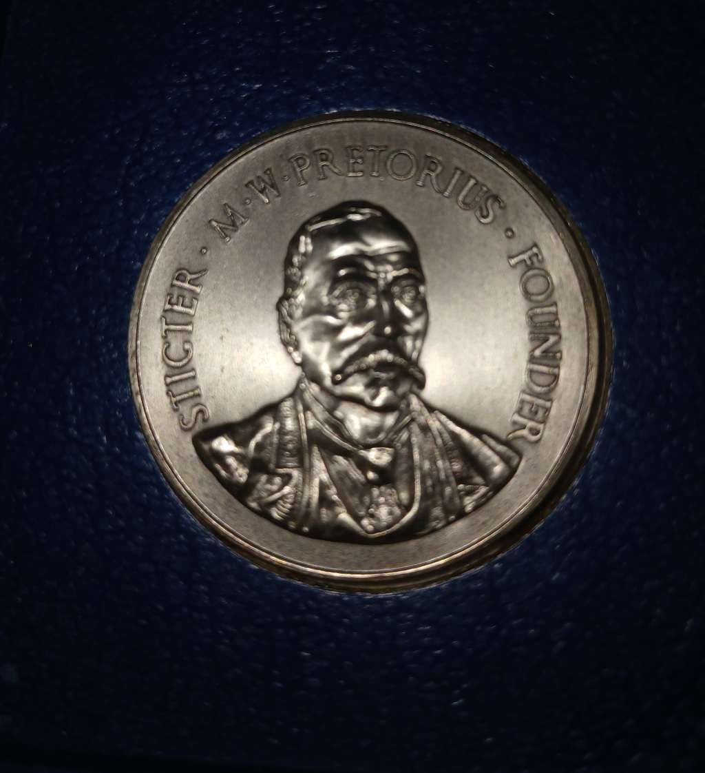 Other - STADSRAAD VAN PRETORIA : MW PRETORIUS STIGTER/FOUNDER SILVER MEDAL ( 92,5-30 gram ) was ...