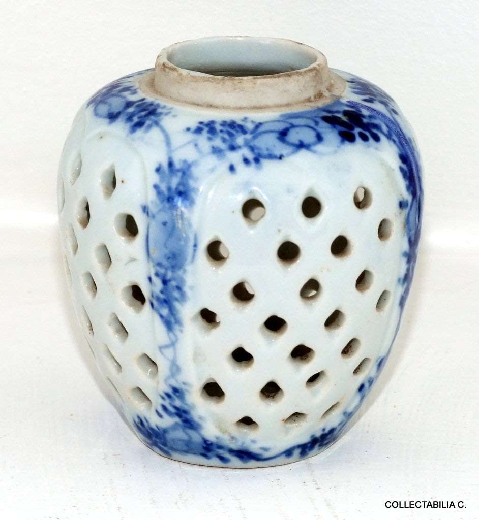 Oriental Porcelain - An antique Chinese ceramic hand decorated blue and ...
