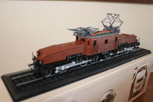 Locomotives - SBB (Swiss) Crocodile without motor, display model Atlas ...