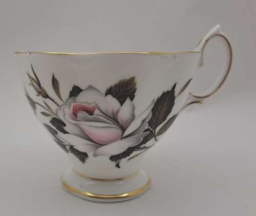 English Porcelain - Vintage Royal Albert `Queens Messenger ` Coffee Cup ...