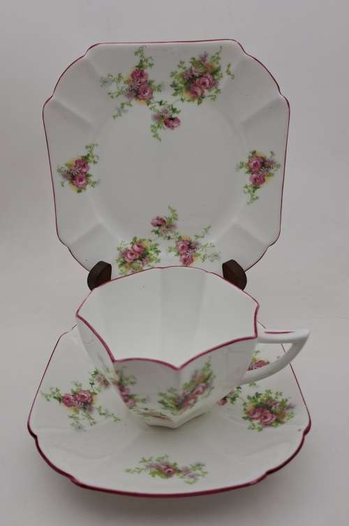 English Porcelain - Vintage Shelly Bone China trio (Queen Anne Shape ...
