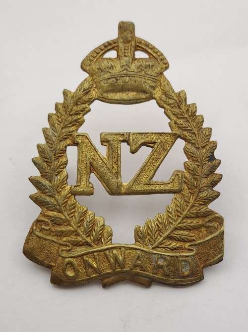 International Badges & Insignia - WWII New Zealand Onward Cap Badge ...