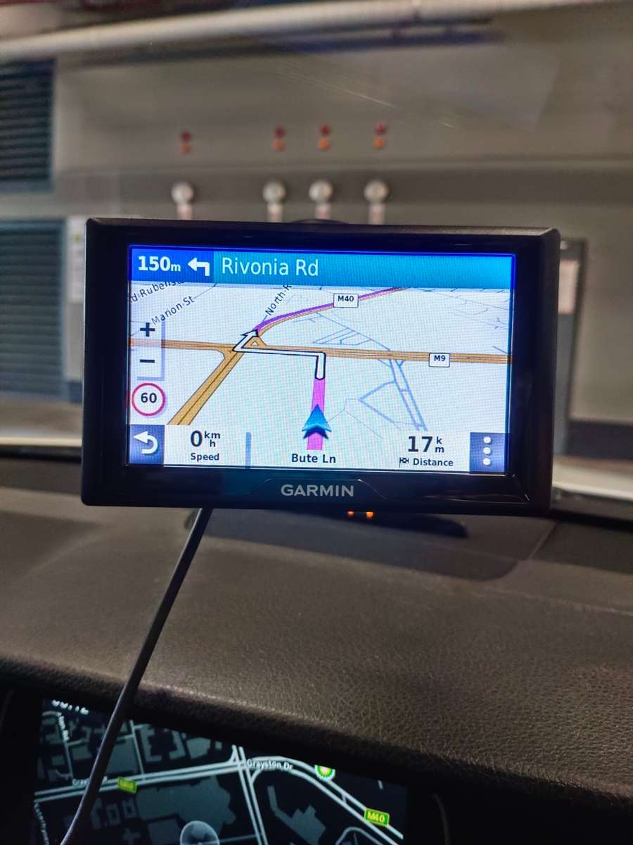 GPS Devices - GARMIN Navigator Drive 52 mt-s , life time maps update ...