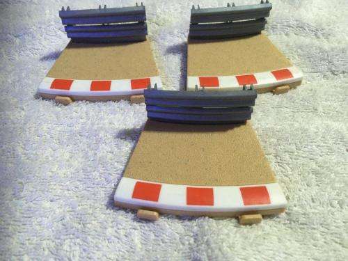 Trackside Props & Buildings - Scalextric - L9504 Inner 3 Pieces (Ex ...