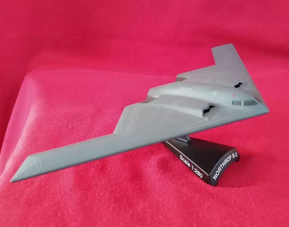 Models - Northrop Grumman B-2 Diecast Model Bomber Airplane 1/280 Scale ...