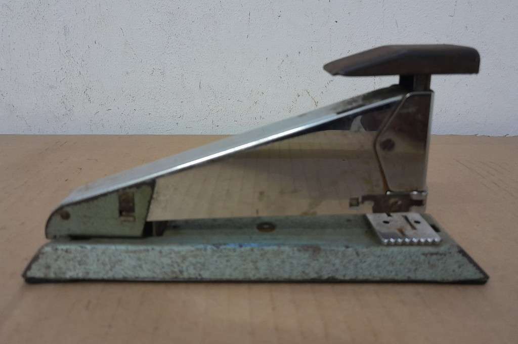 Tools - VINTAGE RAPID 2 DELUXE STAPLER - WORKING - THINK STAPLE TRAY ...