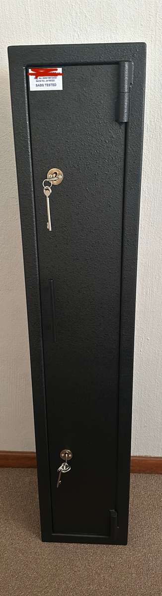 Safes - NEW 2 Rifle Safe with shelf for ammunition and a pistol (SABS ...