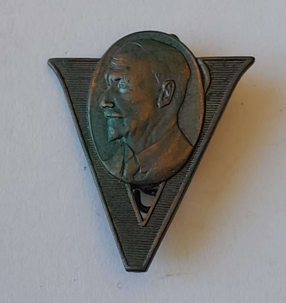 Other War Memorabilia - WW2 Jan Smuts Victory Badge. Pin Intact. for ...