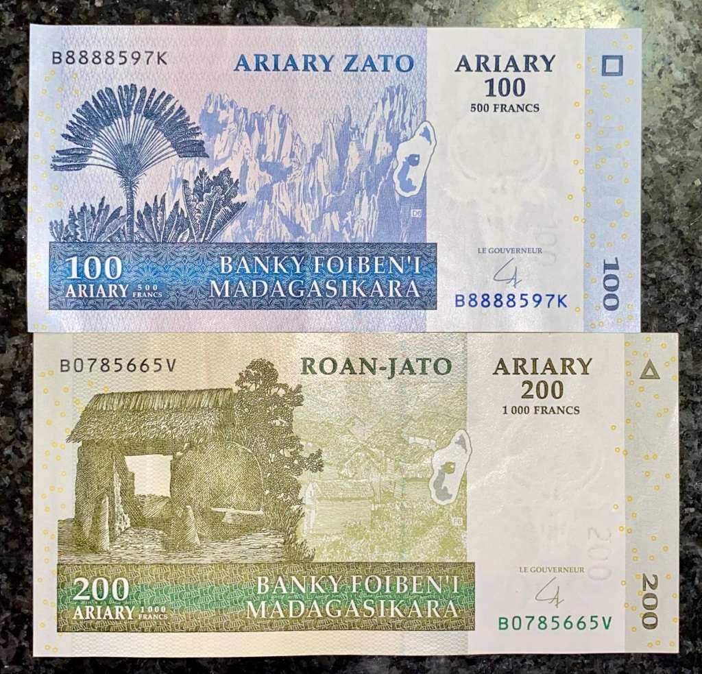 Africa - MADAGASCAR SET 200 AVIARY/FRANC & 100 FRANCS 2004(1 BID TAKES ...