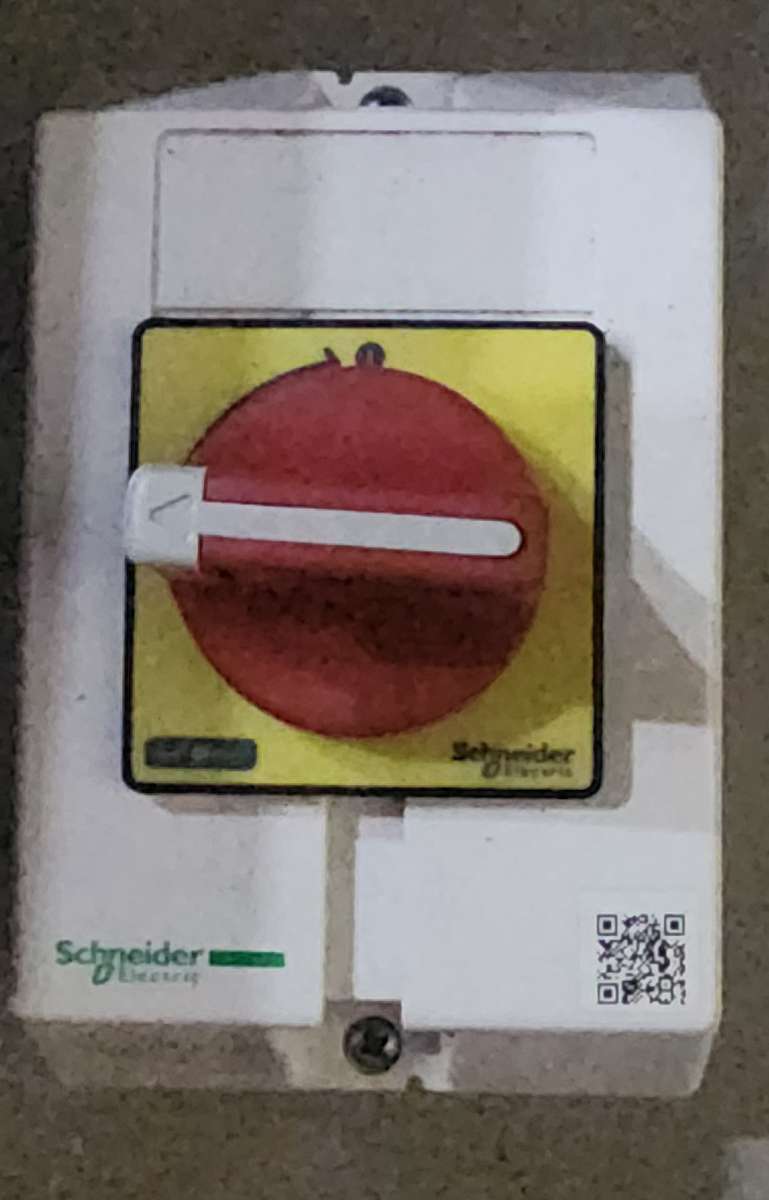 Industrial Automation & Control - Schneider 3 pole lockable isolator ...