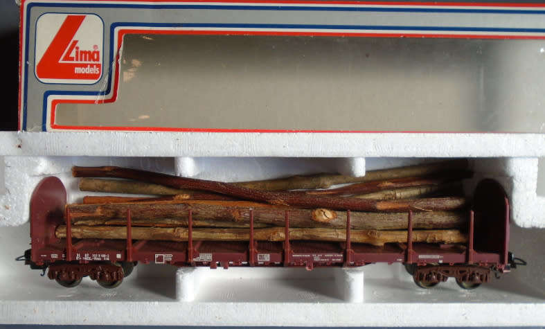 Rolling Stock - LIMA HO SCALE - STAKE WAGON WITH WOOD LOAD - BOXED was ...