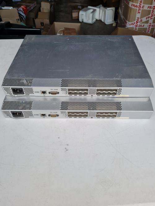 Hubs & Switches - 2 X NETWORK SWITCHES - EMC - DS-200B - 16 PORT ...