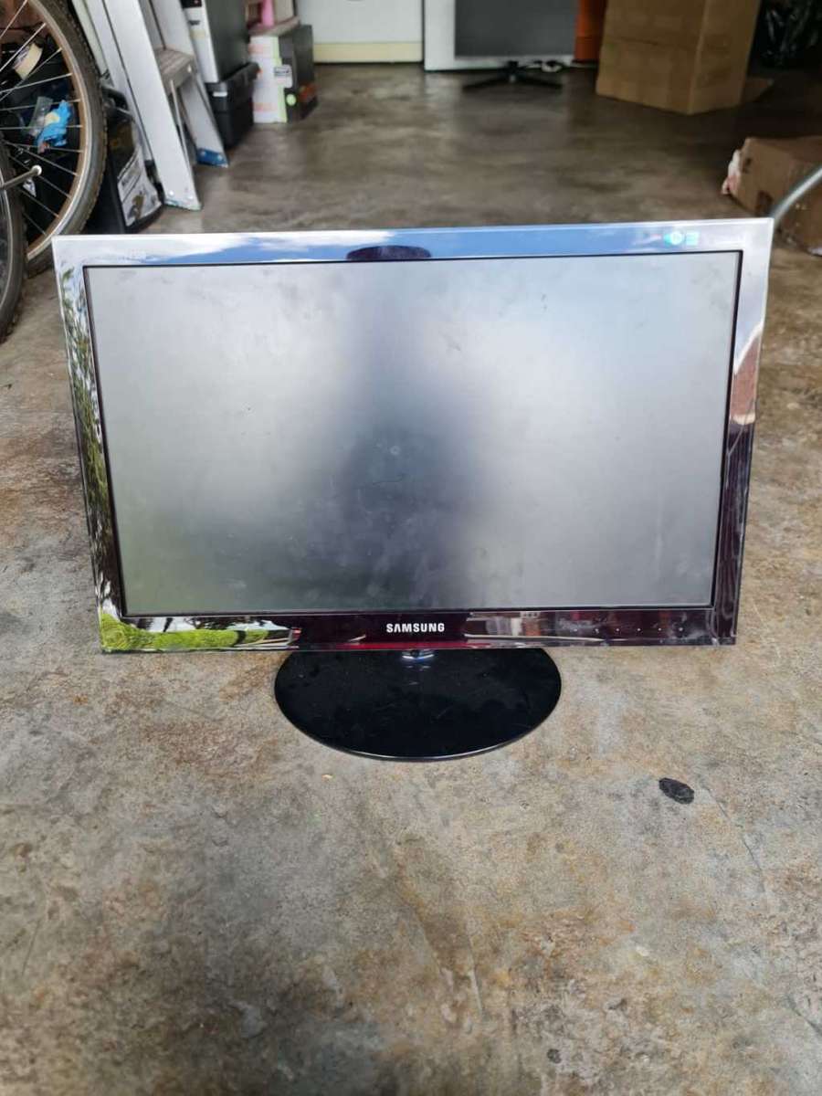 Monitors - FULLY WORKING - SAMSUNG SYNCMASTER P2350 - 23 INCH LCD ...