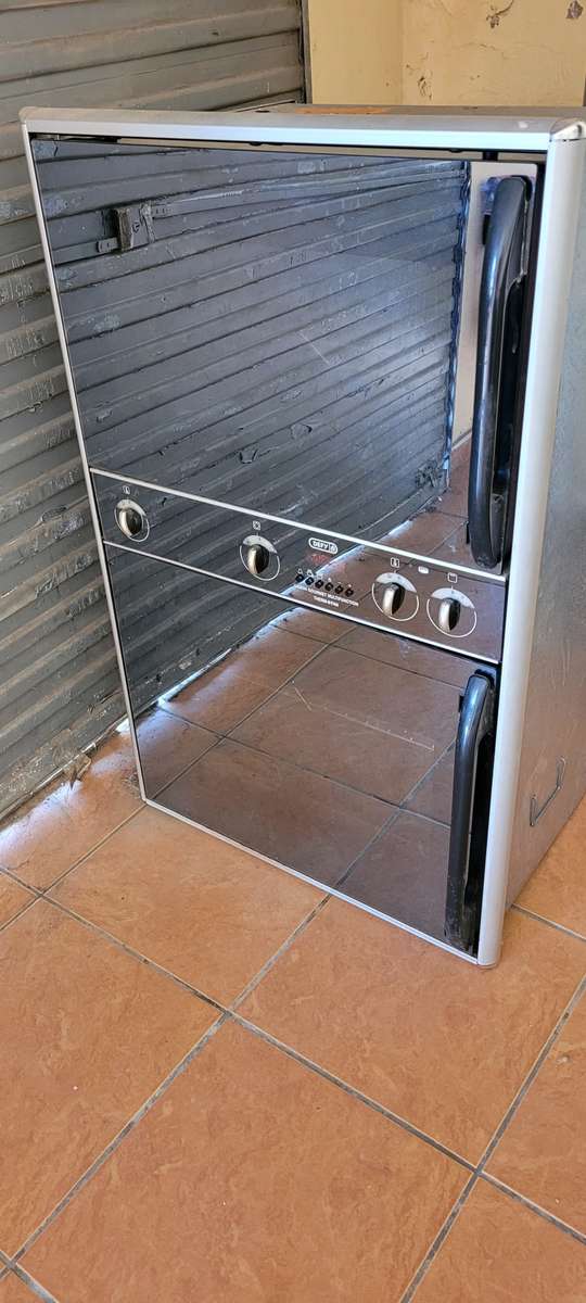 Ovens - Defy Gemini Gourmet Multifunction Thermo Fan Double Oven was ...