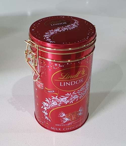 Tin - LINDOR lindt tin as per photos for sale in Bloemfontein (ID ...