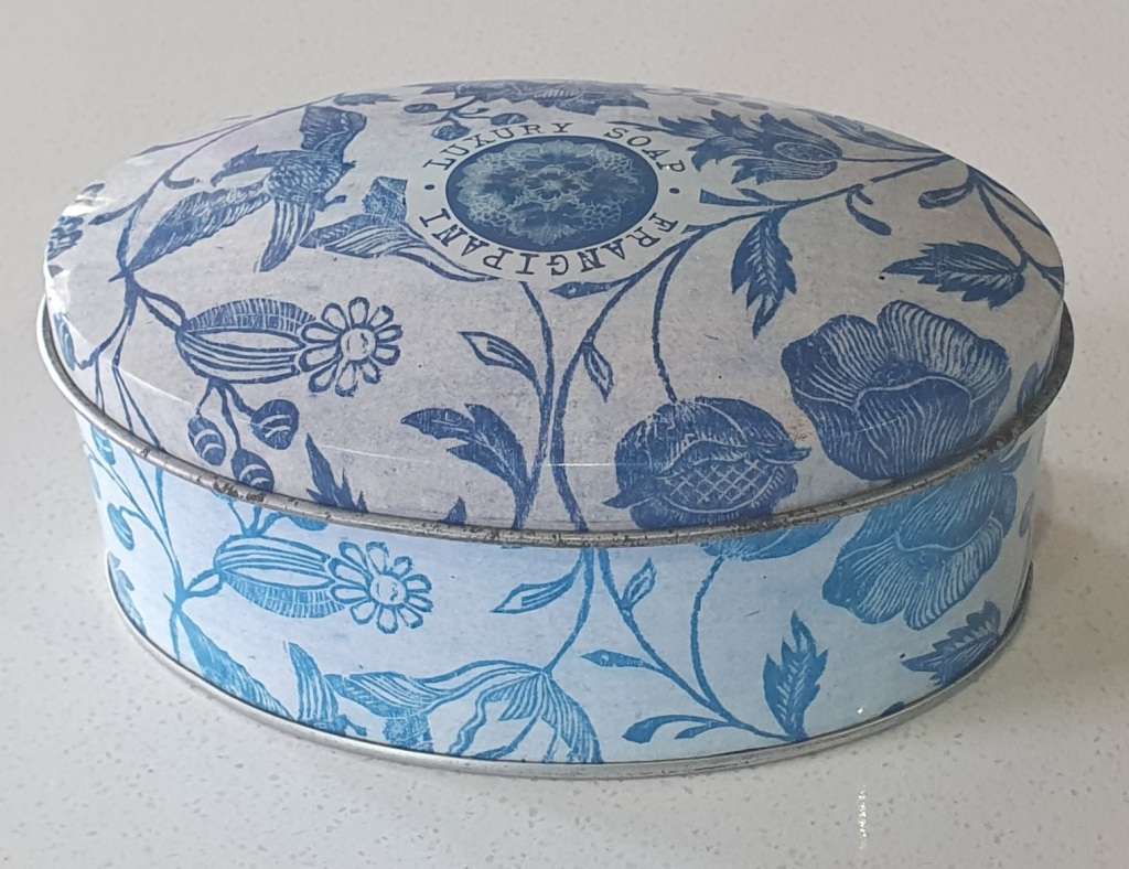 Tin - LUXURY SOAP oval tin as per photos for sale in Bloemfontein (ID ...