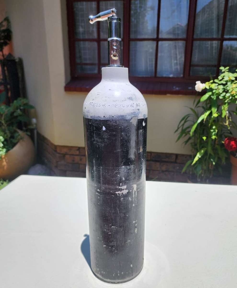 Oxygen Tanks - HIGH PRESSURE 3L OXYGEN CYLINDER (EMPTY 41CM HIGH 12CM ...
