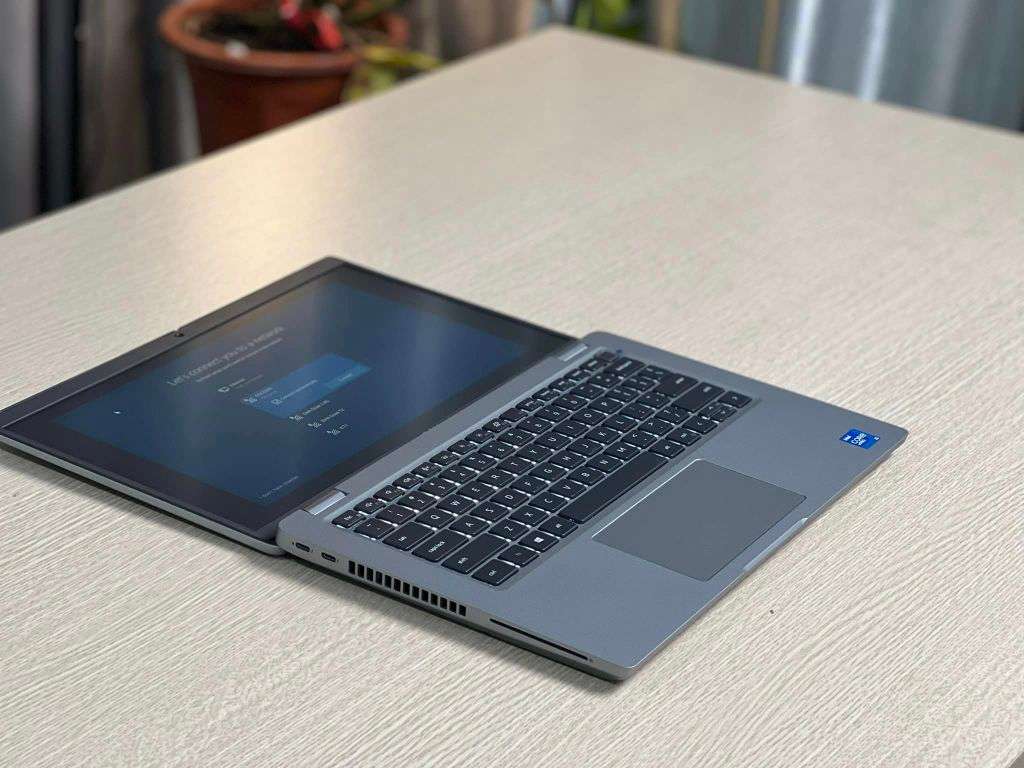 Laptops And Notebooks Dell Touch Screen I7 11th Gen 16 Cores Cpu 32gb Ram 2gb Gddr6 Gpu 512gb