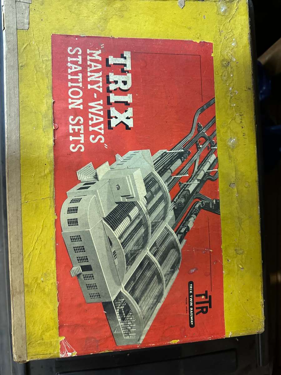 Locomotives - MODEL TRAIN , TRIX STATION was sold for R298.00 on 17 Apr ...