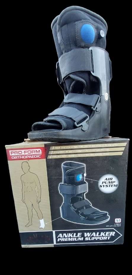 Boots - moon boot orthopedic with pump was sold for 1.00 on 10 Jul at ...