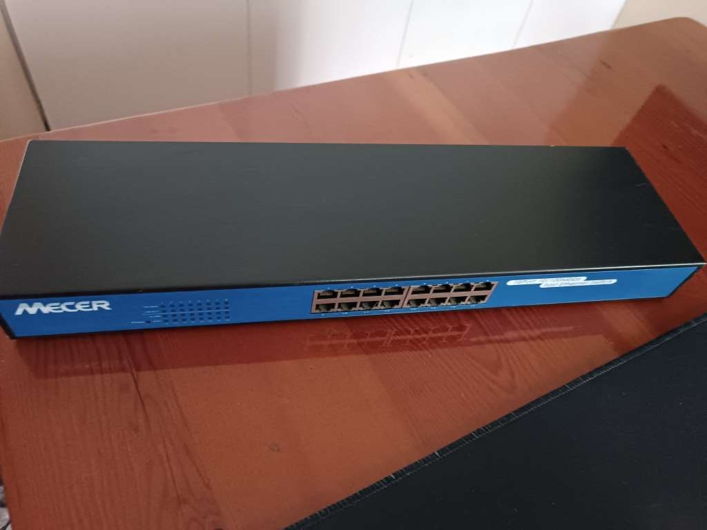 Hubs & Switches - Mecer 16 Port 10/100 Fast Ethernet Switch for sale in ...