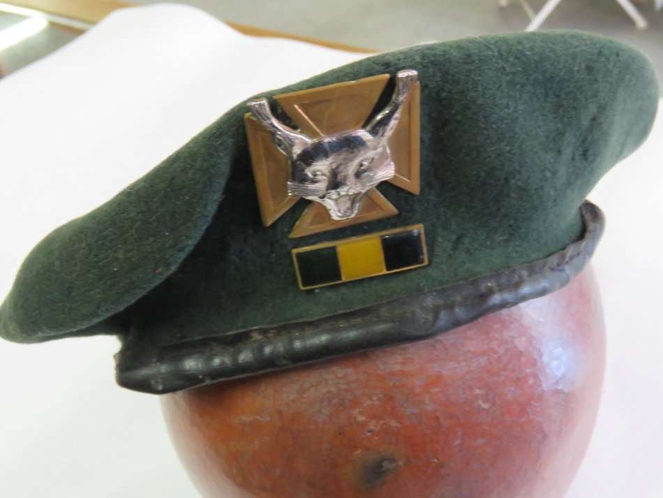 Headgear - SADF 7 SA Infantry beret with badge and balkie was sold for ...