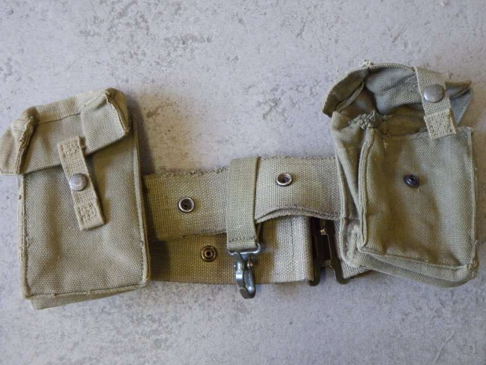 Other Militaria - SADF webbing belt with 2 ammo pouches - Belt: 71cm ...