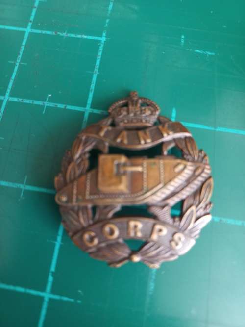 International Badges & Insignia - WWI British Tank Corps bronze Officer ...